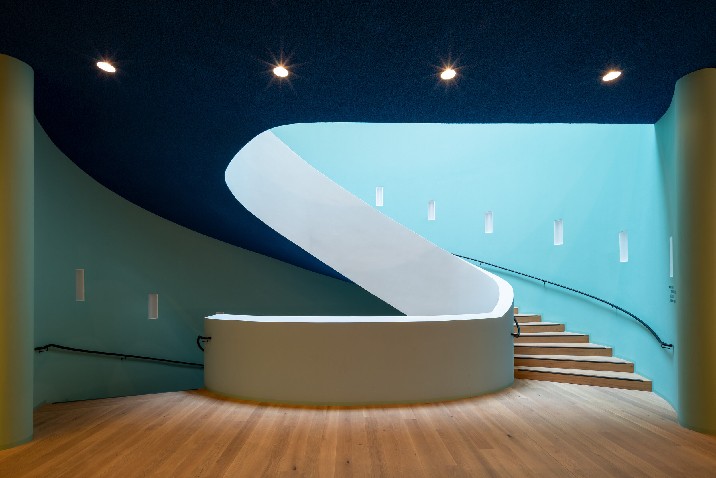 SCHMOCK - Bar und Restaurant | Israelisches Restaurant München